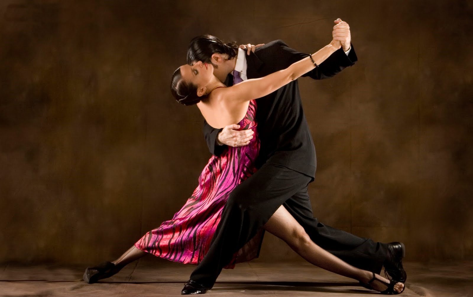 The 10 Best Tango Songs and Lyrics to Dance | go&dance